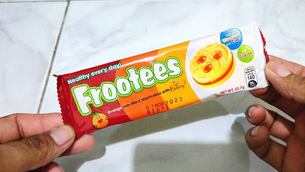 UNWRAPPING AND REVIEW FROOTEES ORANGE JAM FILLED SHORTCAKES WITH HONEY ...