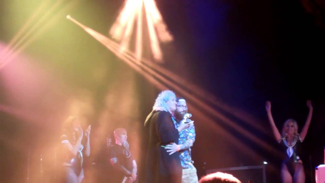 Doctor Brian May Wins award - YouTube