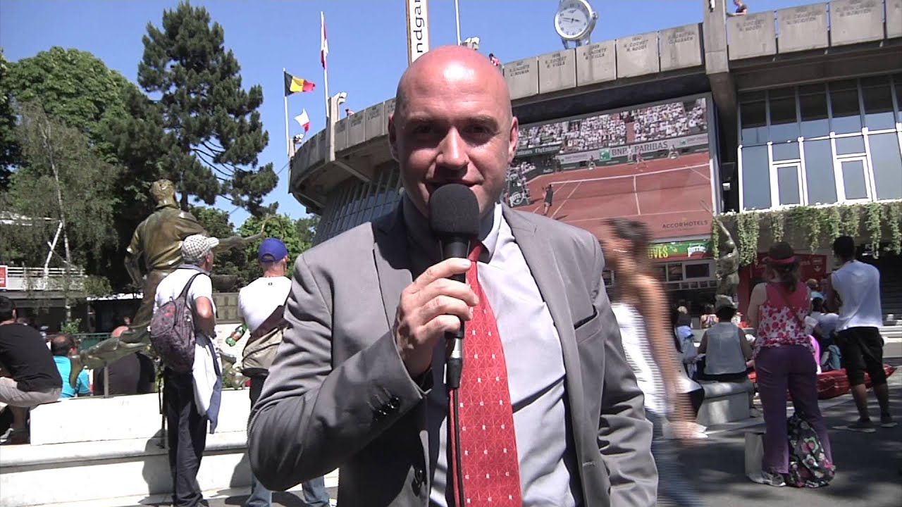 Thierry Eon salue les amis de l'Open Kerbaty depuis Roland-Garros - YouTube