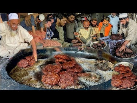 AFGHANI CHAPLI KABAB ON STREETS OF PAKISTAN 😍 - BEST CHAPLI KABAB ...