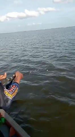 strike , boya merah laut dumai - YouTube