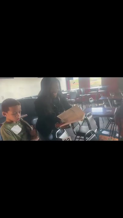 Cortez Macklin and I signing autographs. #PeachTies - YouTube