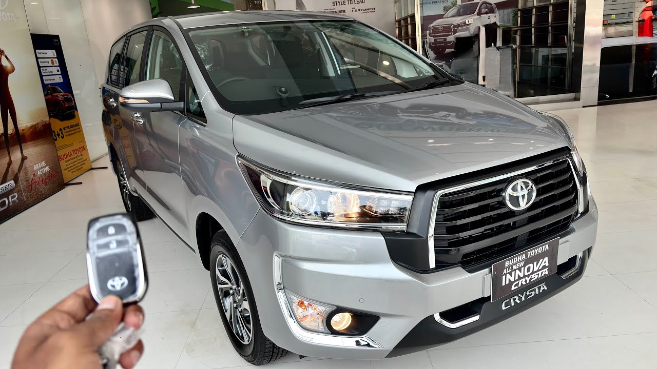 Toyota Innova Crysta VX 8STR Model On-Road Price 2025 Innova Crysta VX ...