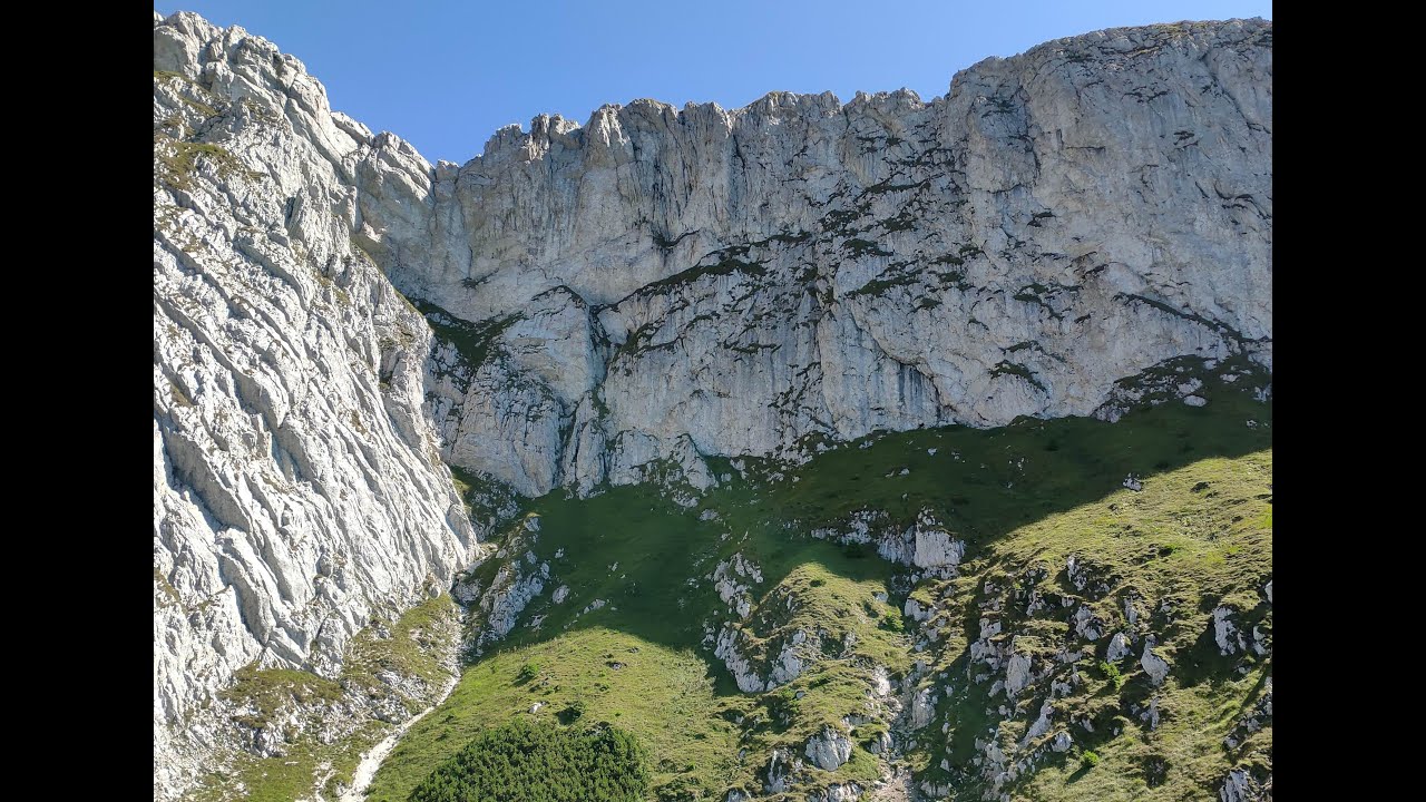 VEDERE DIN POIANA INCHISA A PIETREI CRAIULUI Traseu nemarcat - YouTube