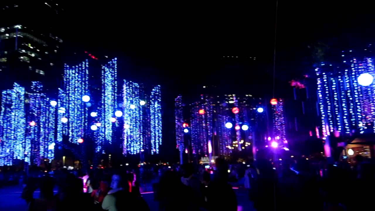 Ayala Triangle Christmas Lights Show - YouTube