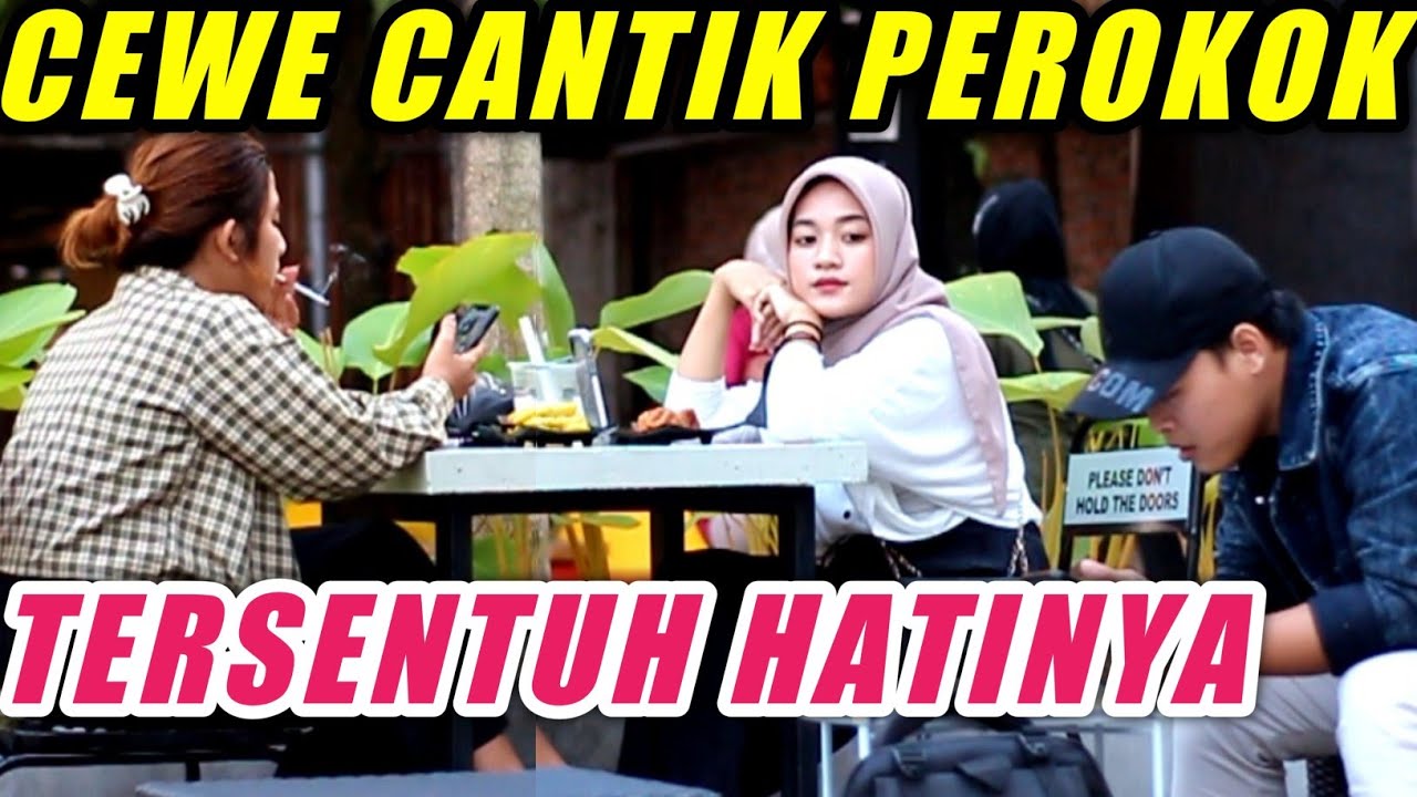 PRANK SHOLAWAT &NGAJI CEWEK CANTIK PEROKOK TERSENTUH HATINYA - YouTube