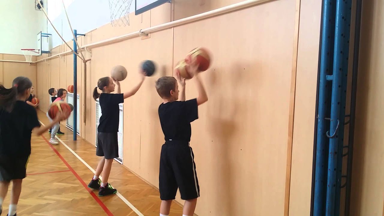 Two Balls Wall Taps (Alternating) www.BasketballDrills.cz - YouTube