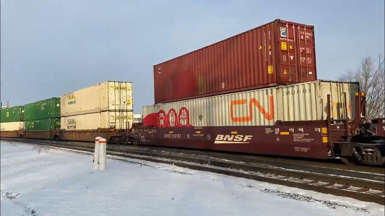 SD75 DUO! CN 148 - CN 5731 East at Paris (January 12 2025) - YouTube