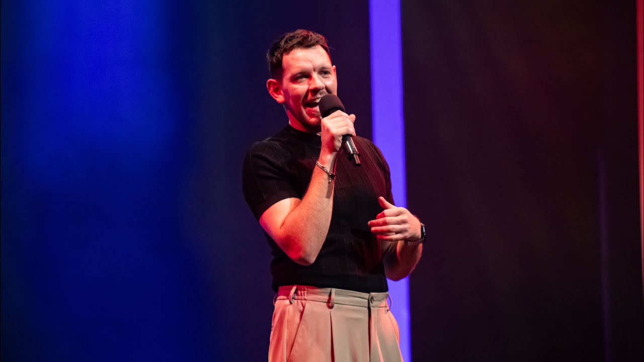 Kenneth Giles - TV/Event/Radio Presenter Showreel - YouTube