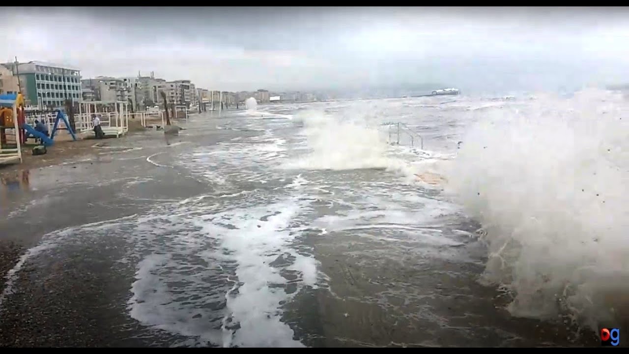 Deti Adriatik në Durrës si "i tërbuar" më 19 maj 2019. - YouTube