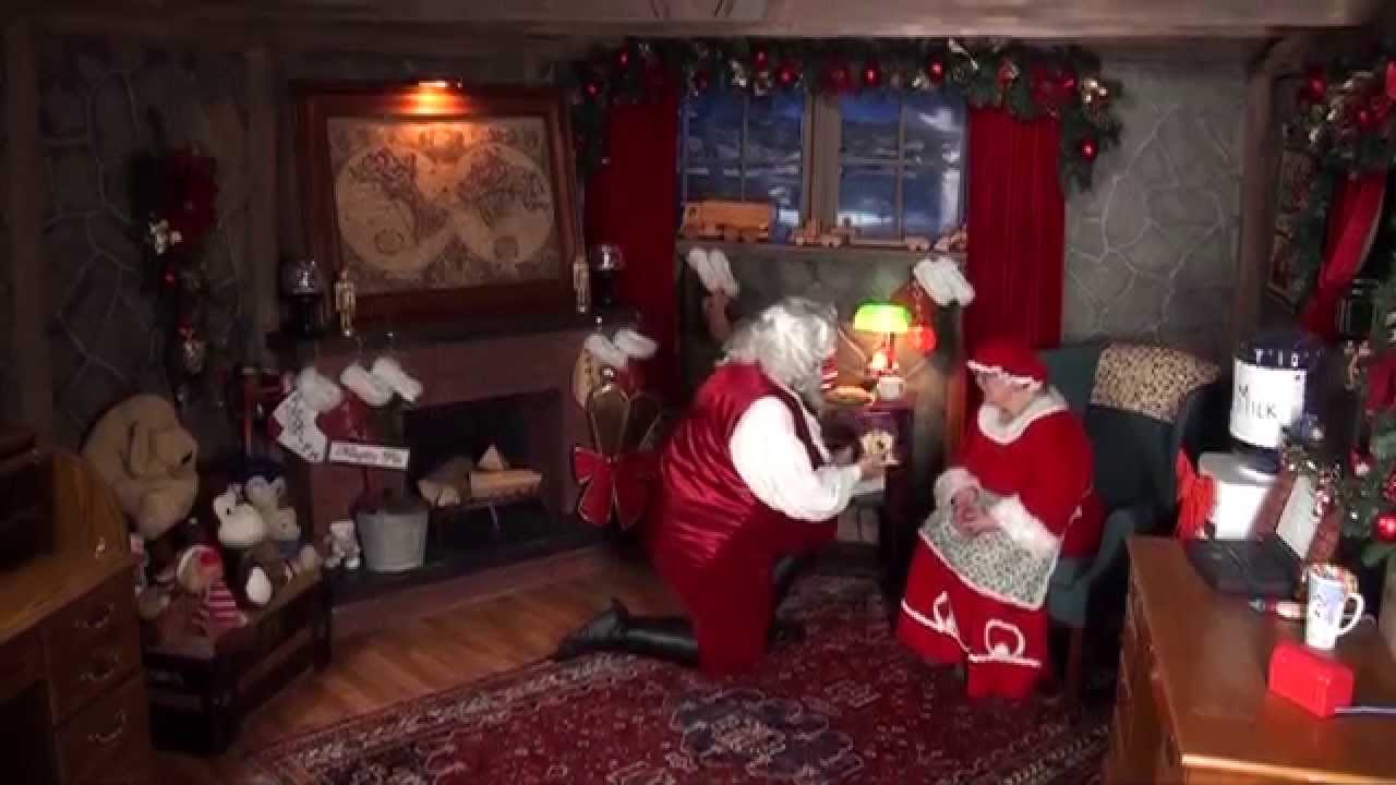 It's a Christmas Joke on Santa and Mrs Claus today on the Santa Snooper ...