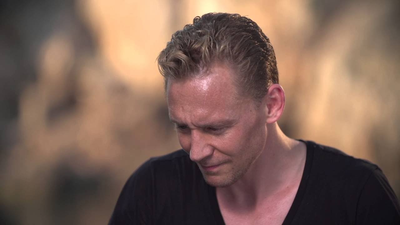 Interview with Tom Hiddleston - YouTube