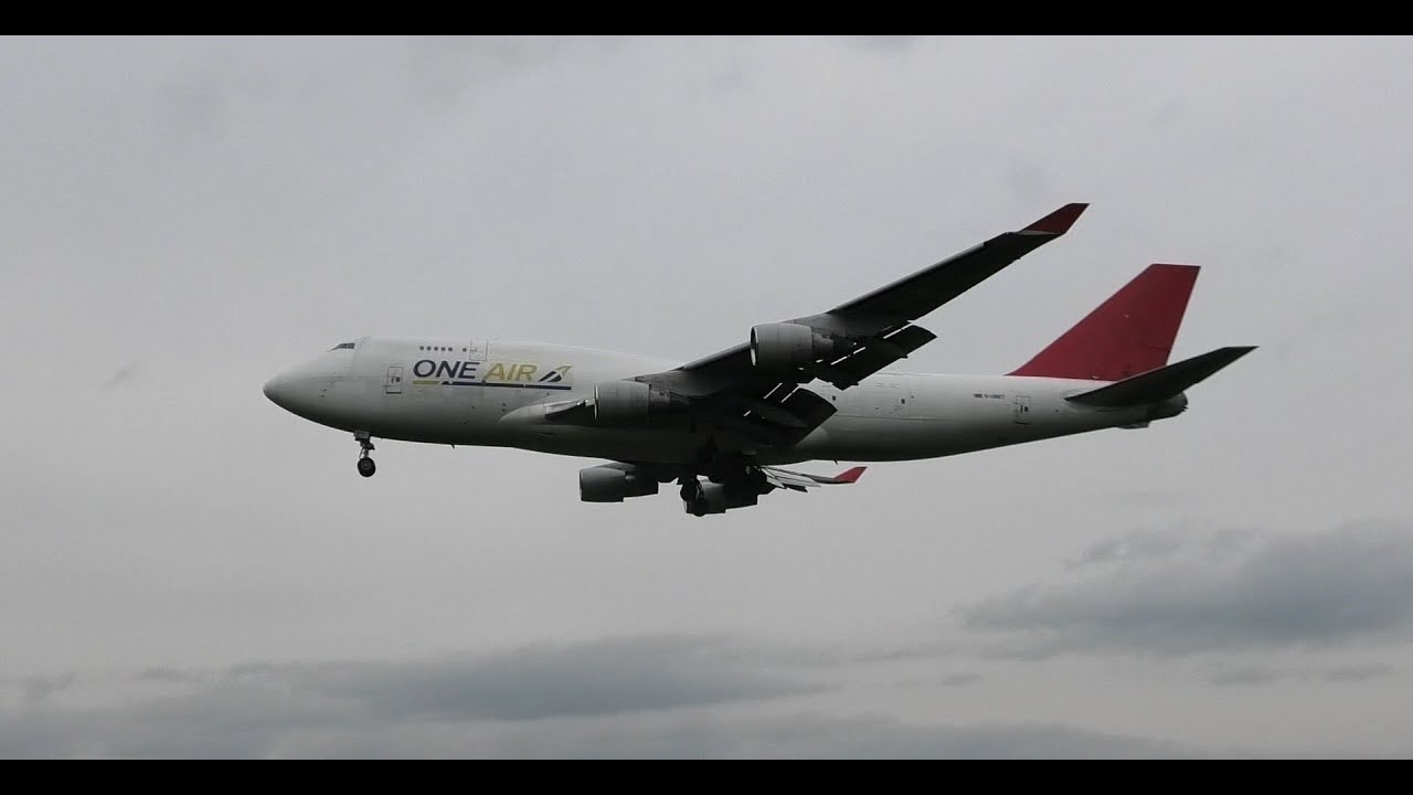 One Air Boeing 747-400 G-UNET at Belfast International Airport ...