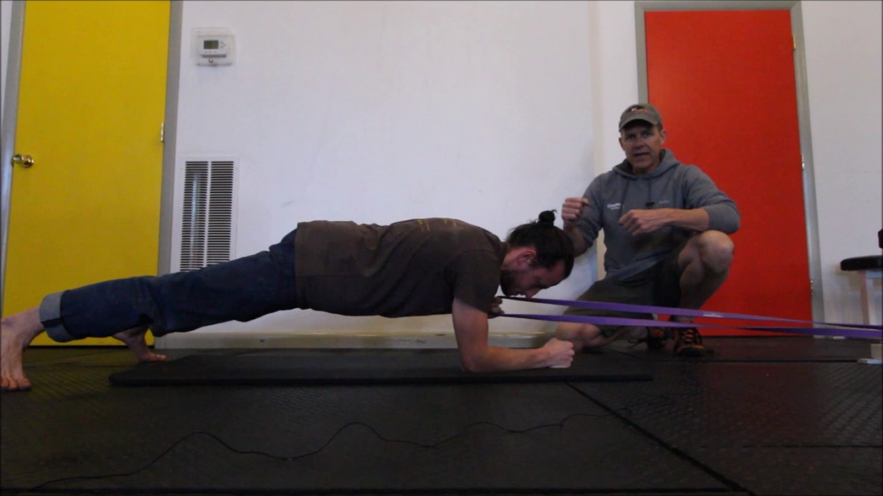 Plank/Pull - YouTube