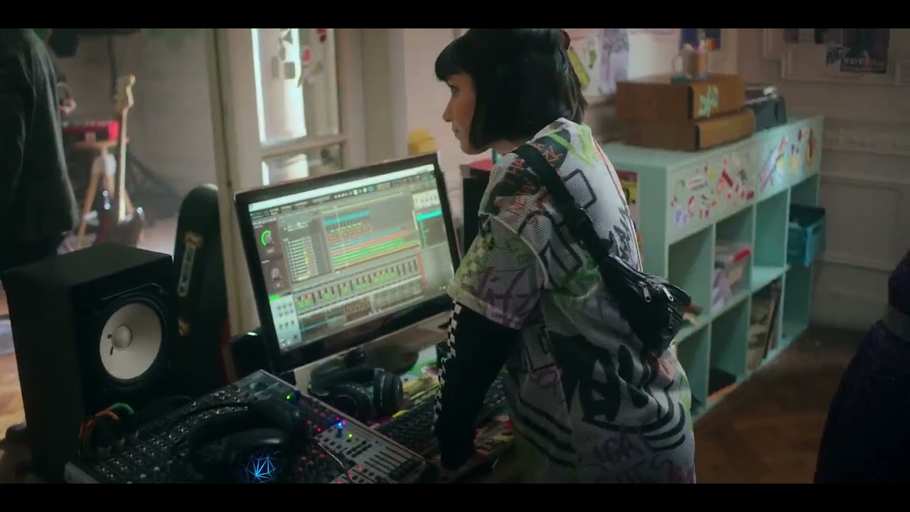 Ulises y Charlie se quieren pelear - Disney Freeks - YouTube