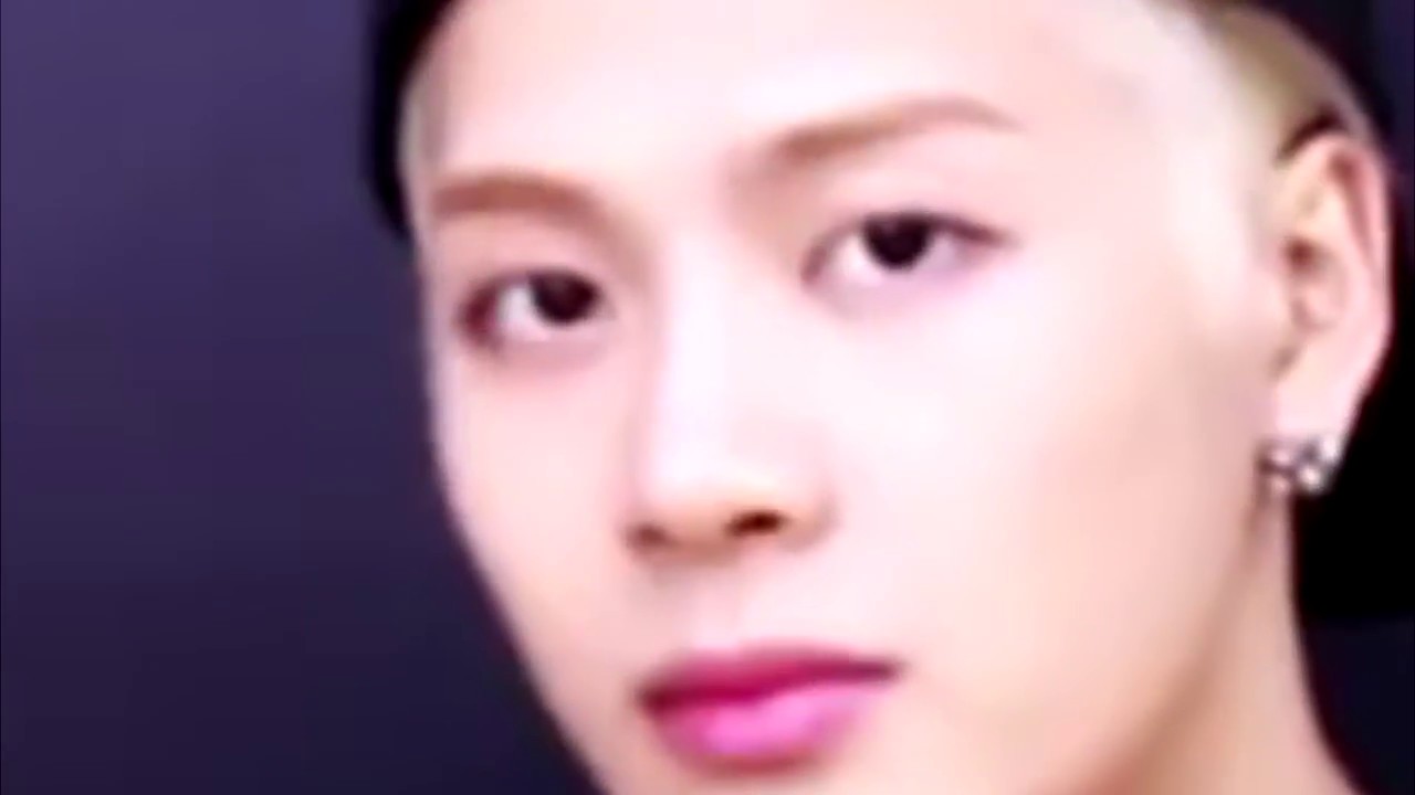 dumb texts between me and i don't know a brian but they're kpop - YouTube