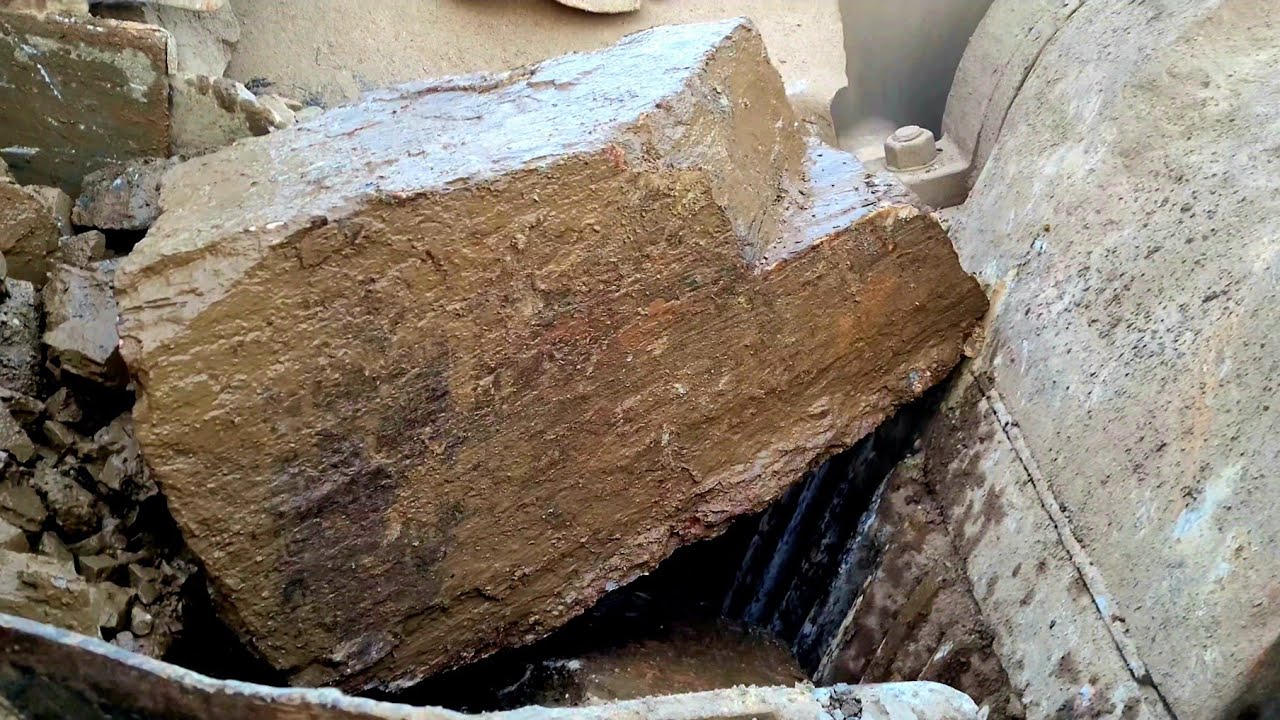 This Machine EATS Rocks for Breakfast! Stone Crushing in Action - YouTube