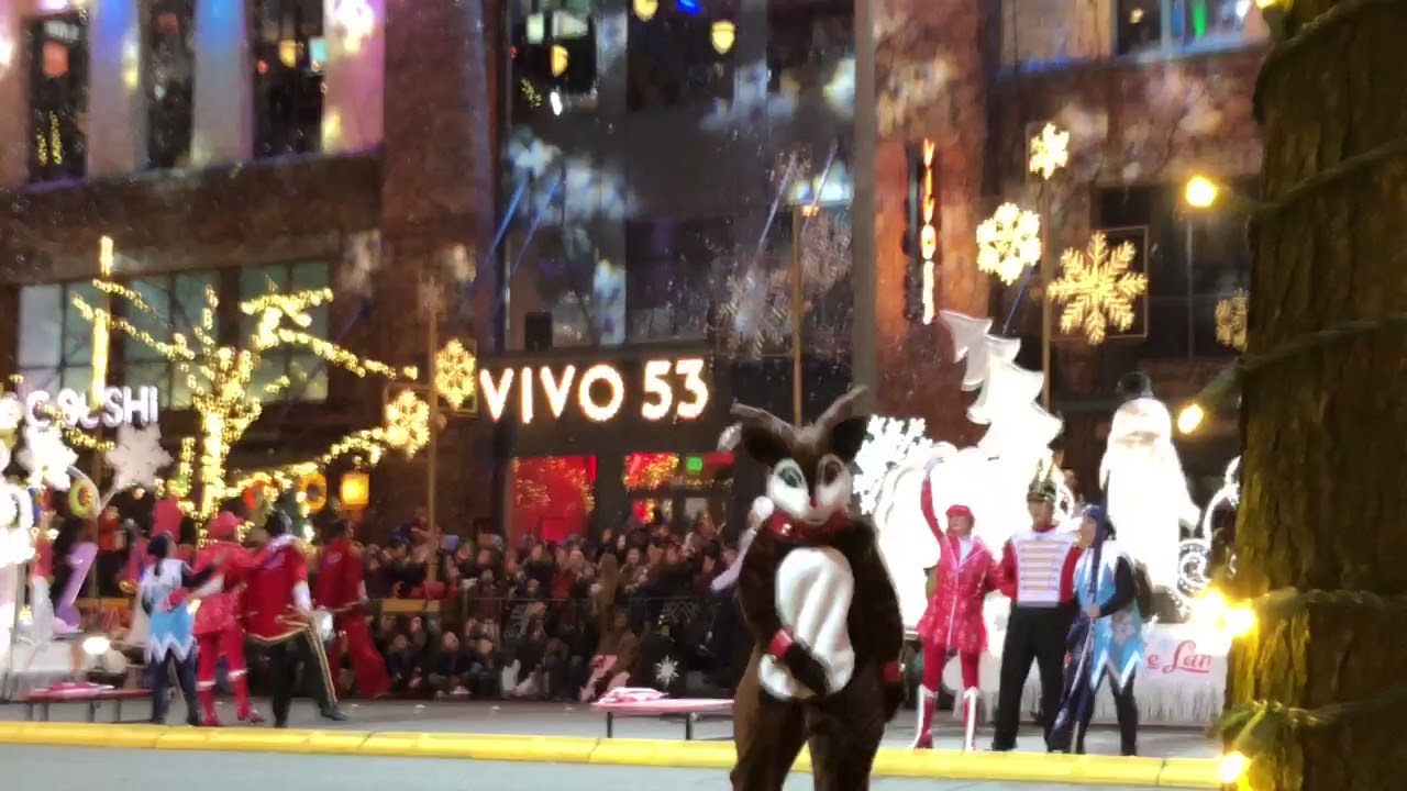 Snowflake Lane at The Bellevue Collection - YouTube