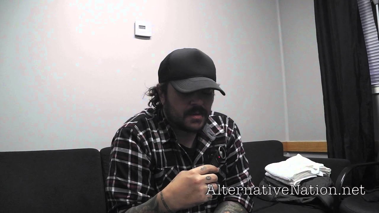 Seether Frontman Says Layne Staley Can't Be Replaced In Alice In Chains ...