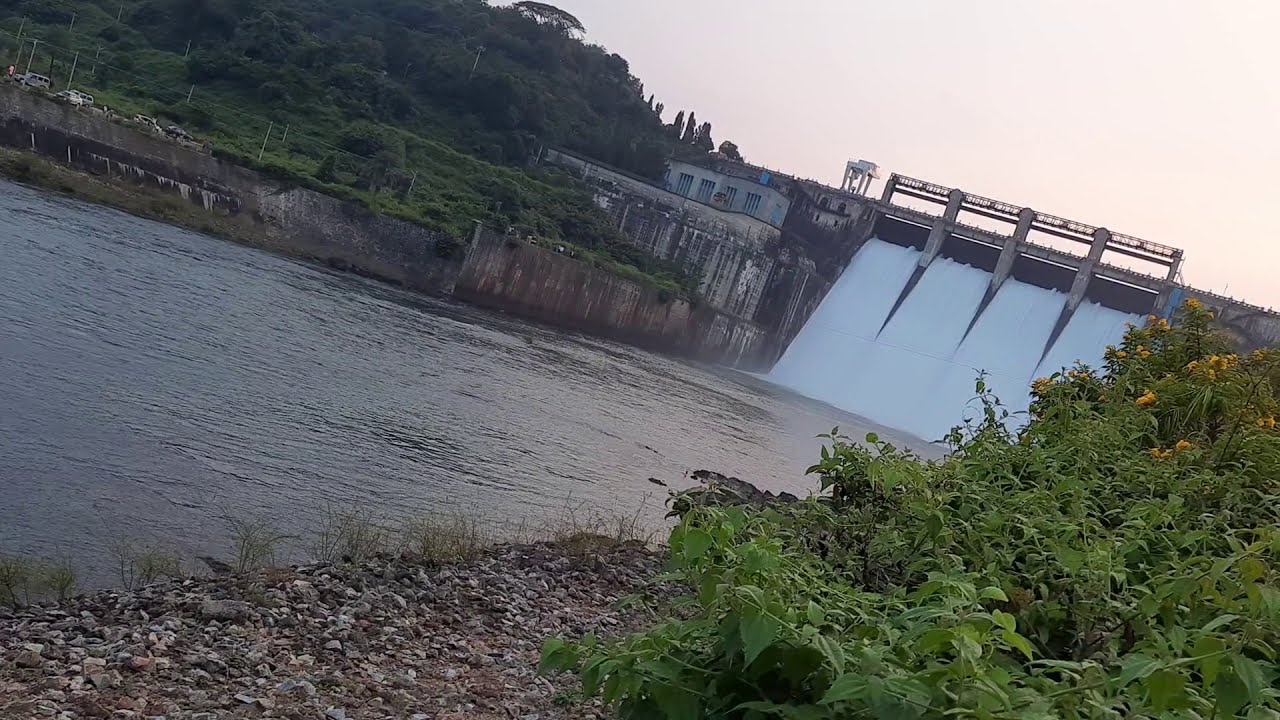 A view of Bhadra Dam - YouTube