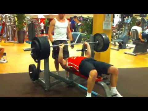 200kg bench press - YouTube
