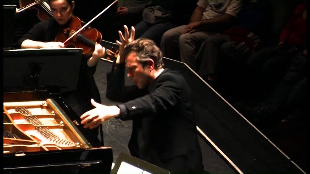 Justin Brown plays and conducts Shostakovich Piano Concerto No 1 - YouTube