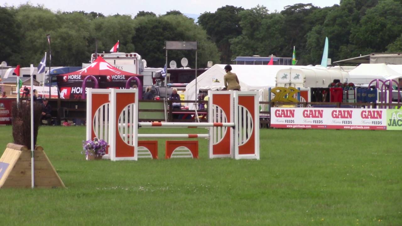 The Diamond Gambler jumping - YouTube