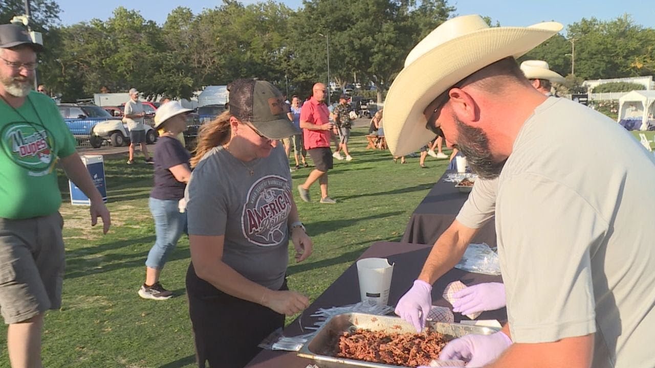 Barbecue contest heats up at the Sanford International - YouTube