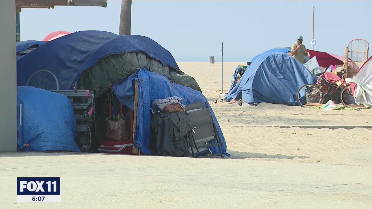 Venice Beach homeless encampment cleanup - YouTube