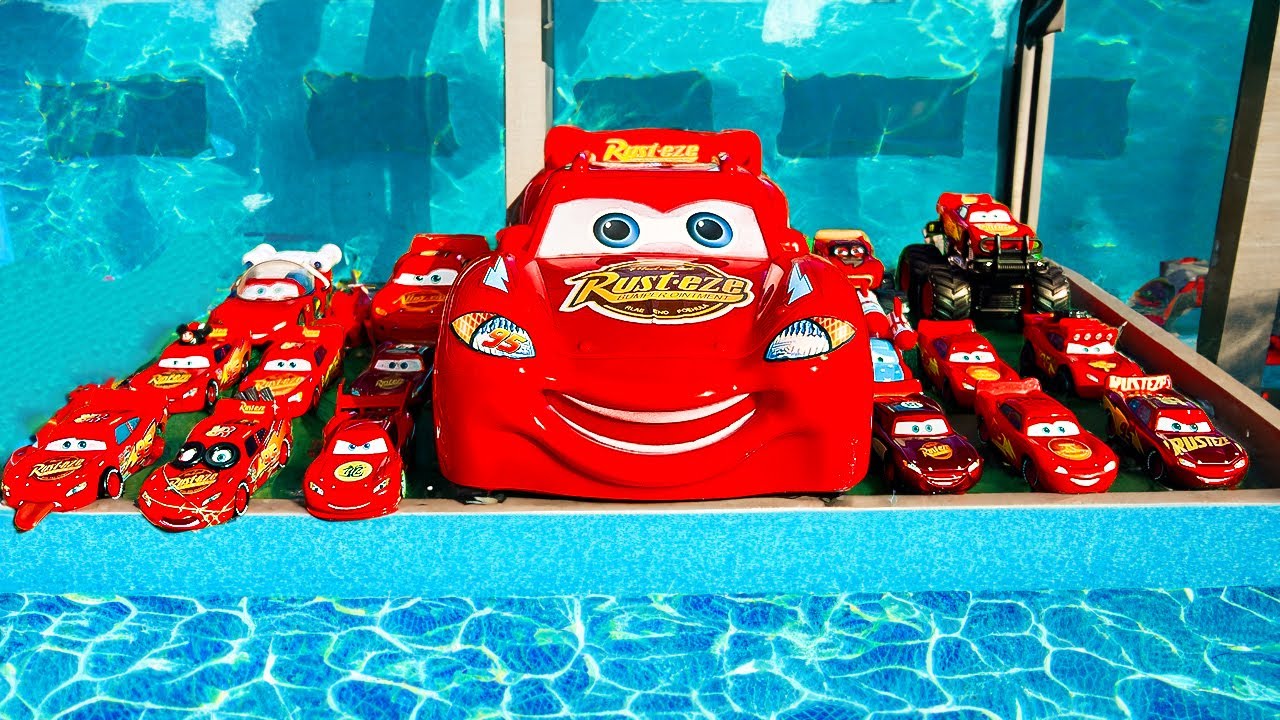 Disney Pixar Cars falling into deep pool, Lightning McQueen, Tow Mater ...