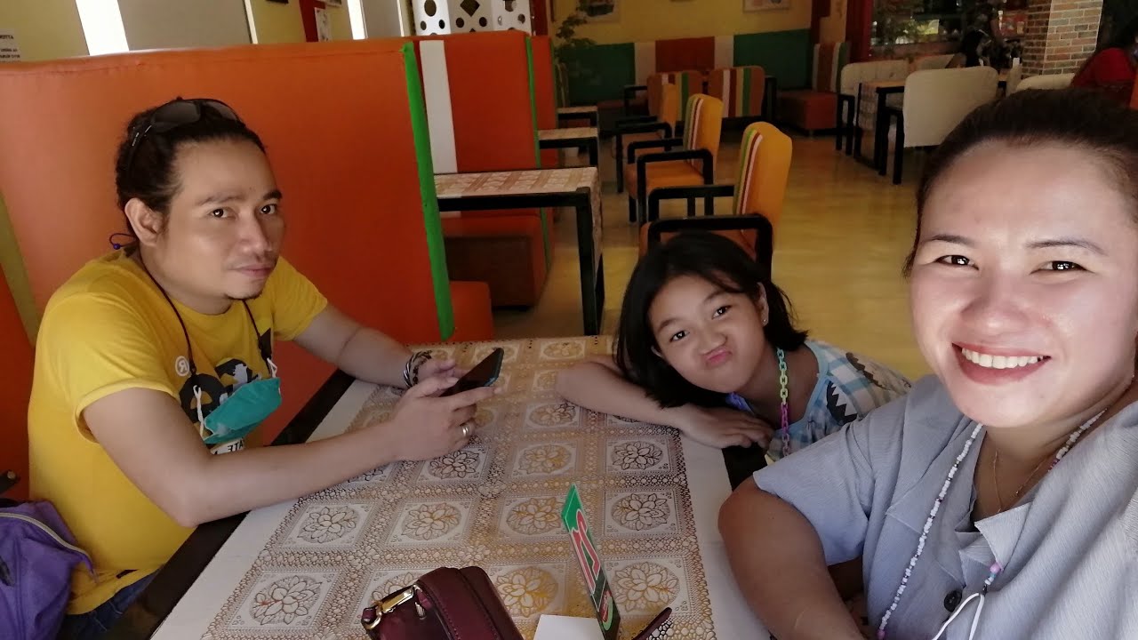 Celebrating a Mother's Day at Gian Pizza House Pagadian City - YouTube
