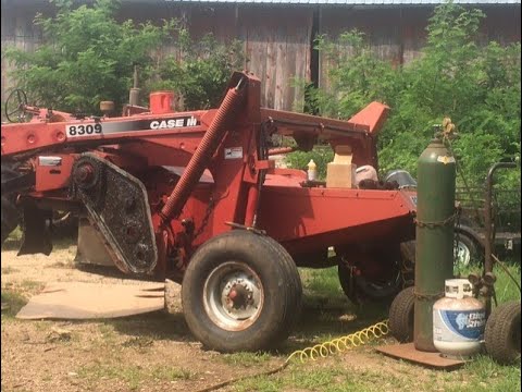 Case IH 8309 Discbine: On it's last legs or about to be revived? - YouTube