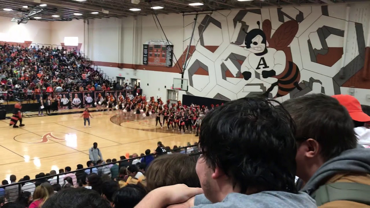 Alvin Highschool Taco Bell Pep Rally - YouTube