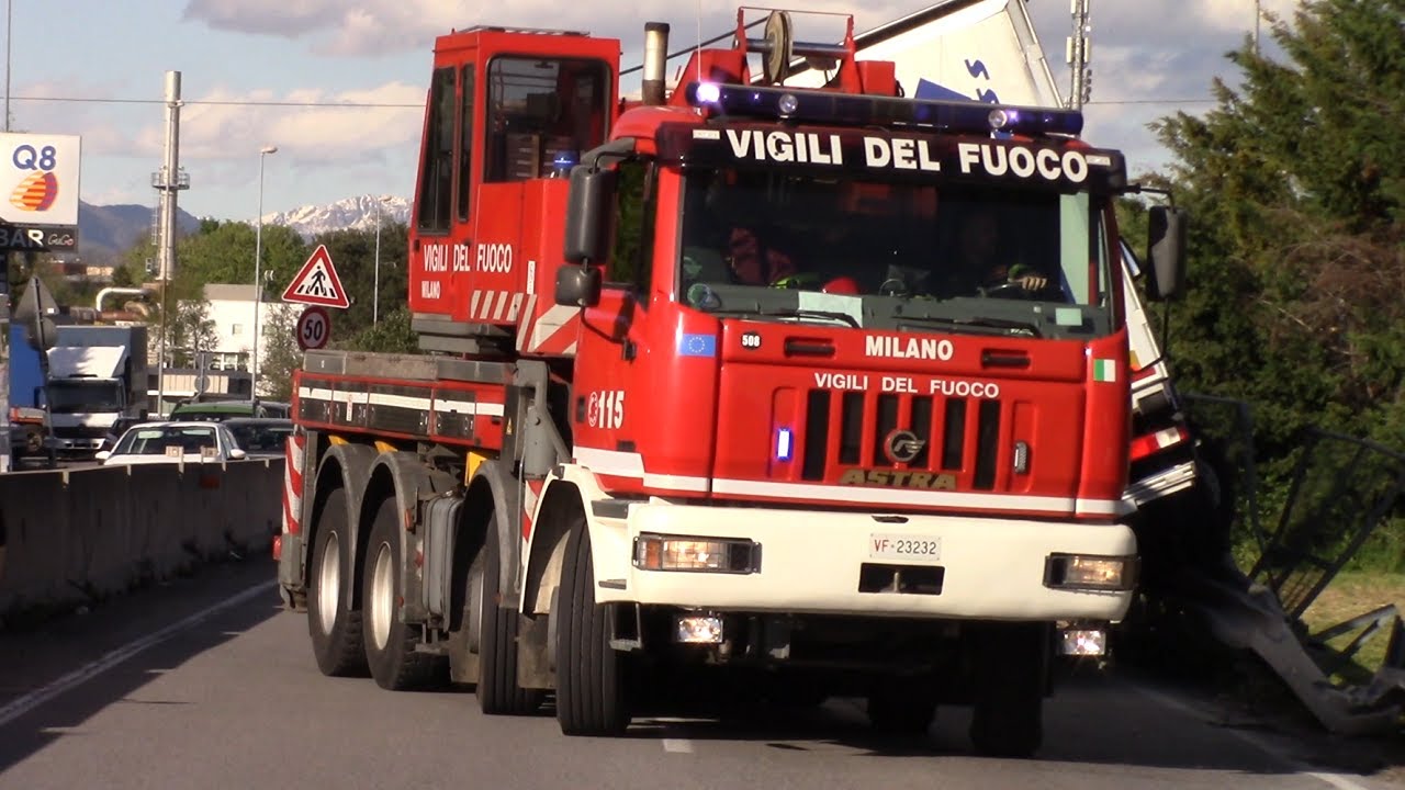 CAMION IN BILICO SU GUARD RAIL ARRIVO AUTOGRU' VVF MILANO + RECUPERO ...