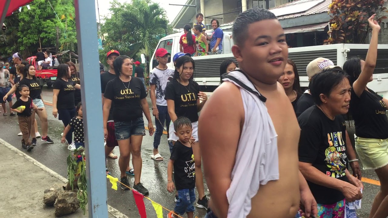Budots Parade Of Cabatuan Iloilo (Street Dancing Style Budots) - YouTube
