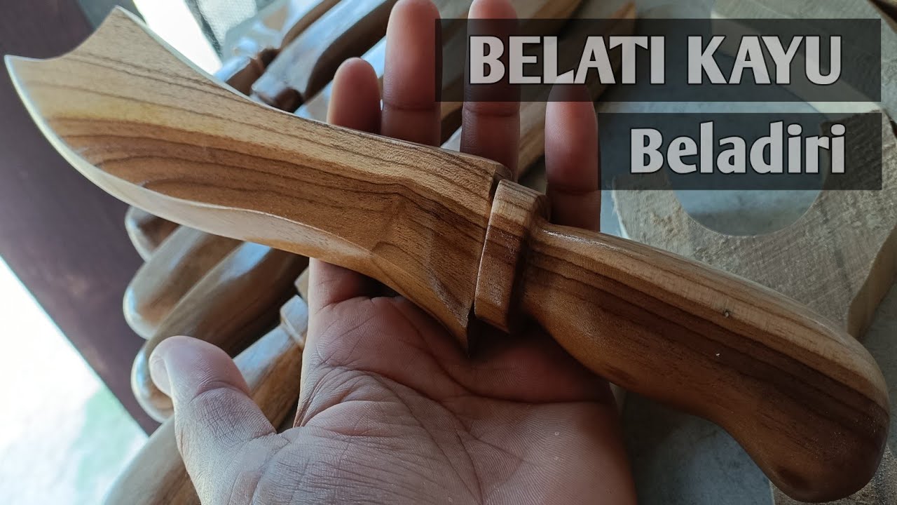Cara membuat belati dari kayu jati Teknik latihan silat psht pshw - YouTube