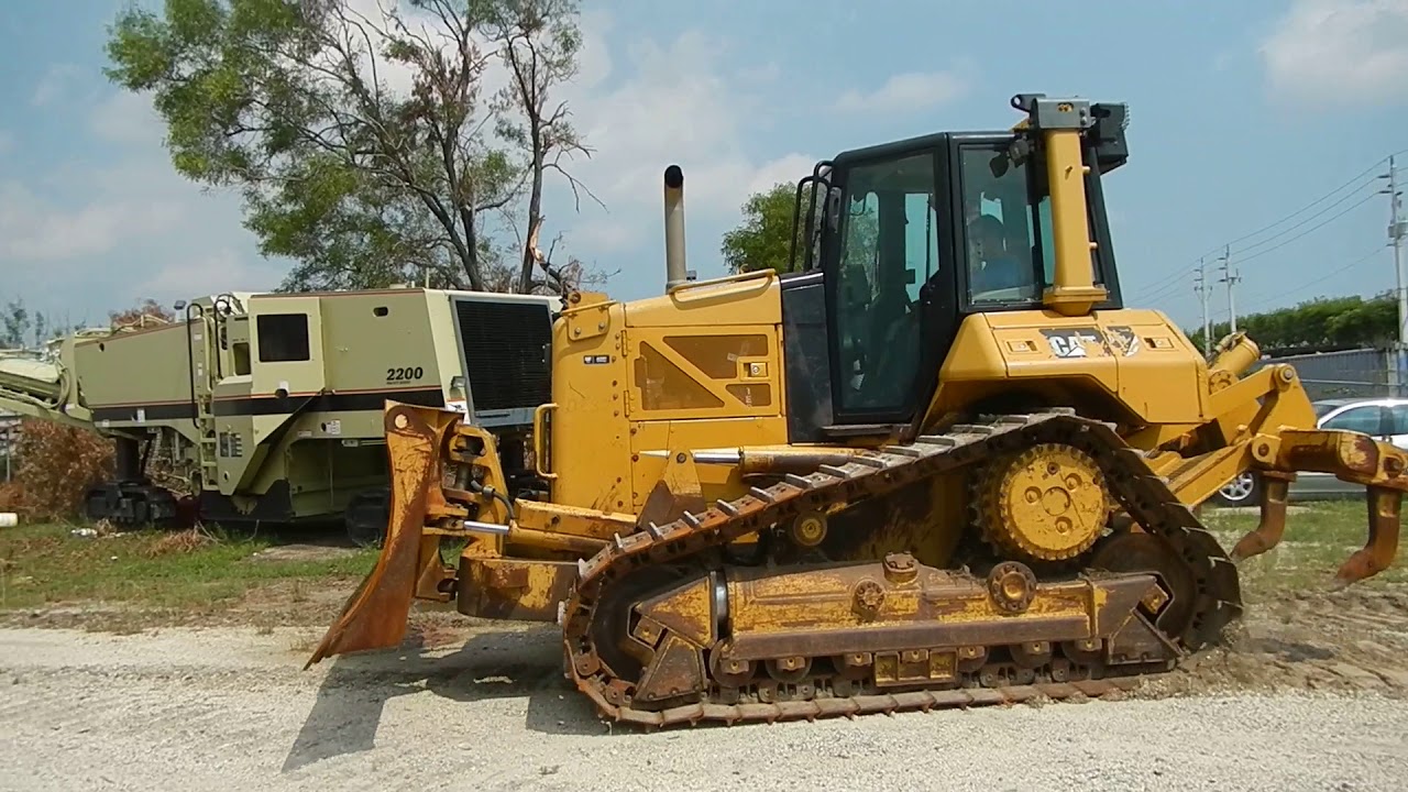 Caterpillar D6N XL - YouTube
