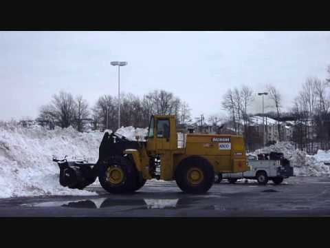 Michigan L190 wheel loader clearing snow - YouTube
