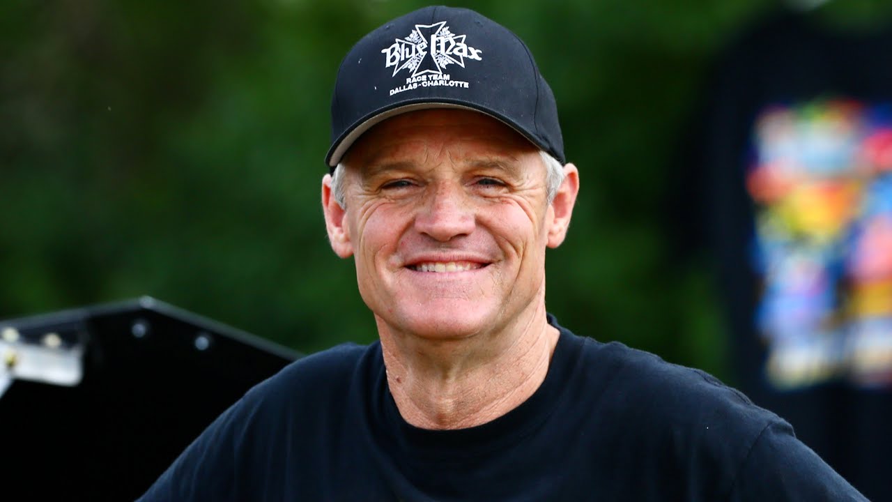 A Great Story About a Legendary NASCAR Driver - YouTube