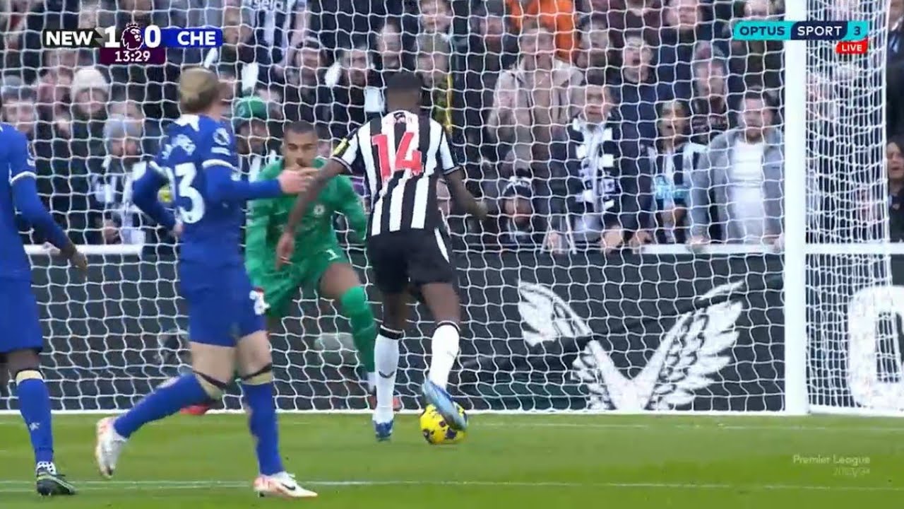 Alexander Isak Goal vs Chelsea, Newcastle vs Chelsea (1-0) All Goals ...