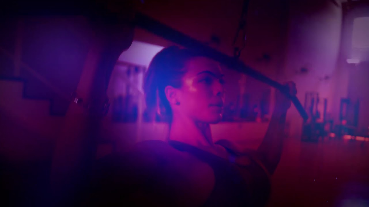 ISA PECINI, ATLETA BIKINI PROFISSSIONAL - YouTube