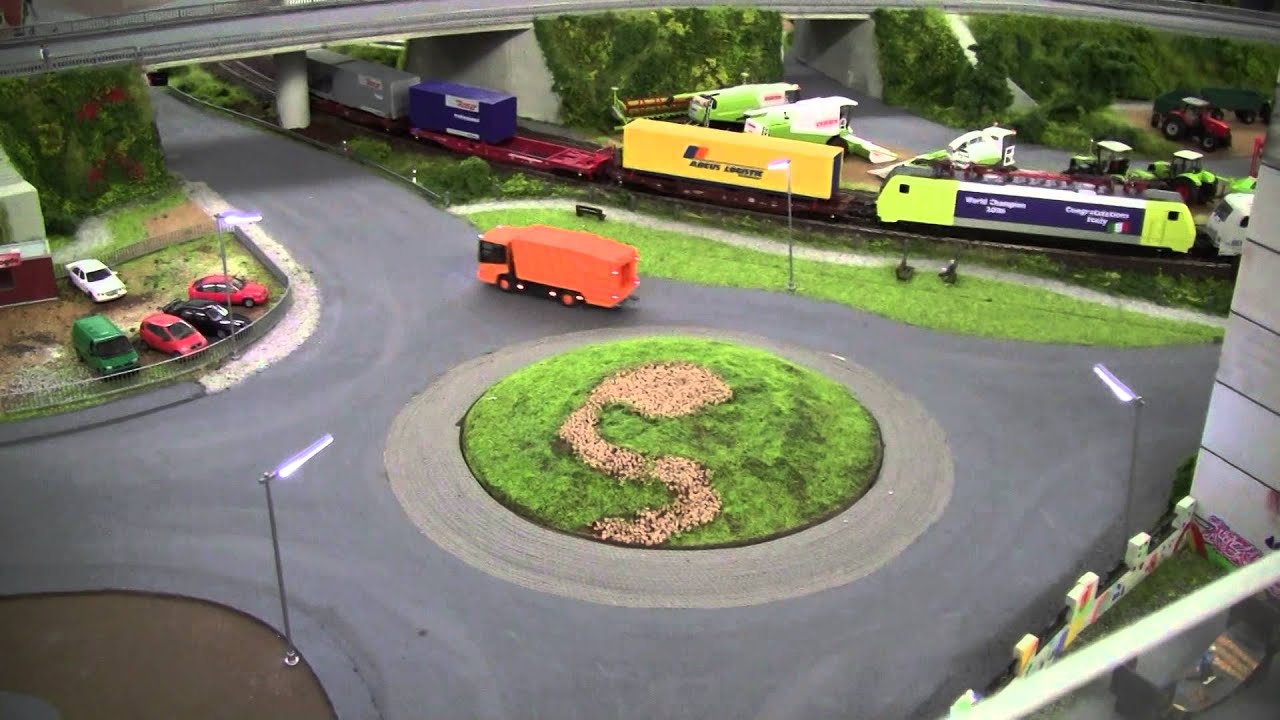 Faller-Car automatischer Kreisverkehr - YouTube