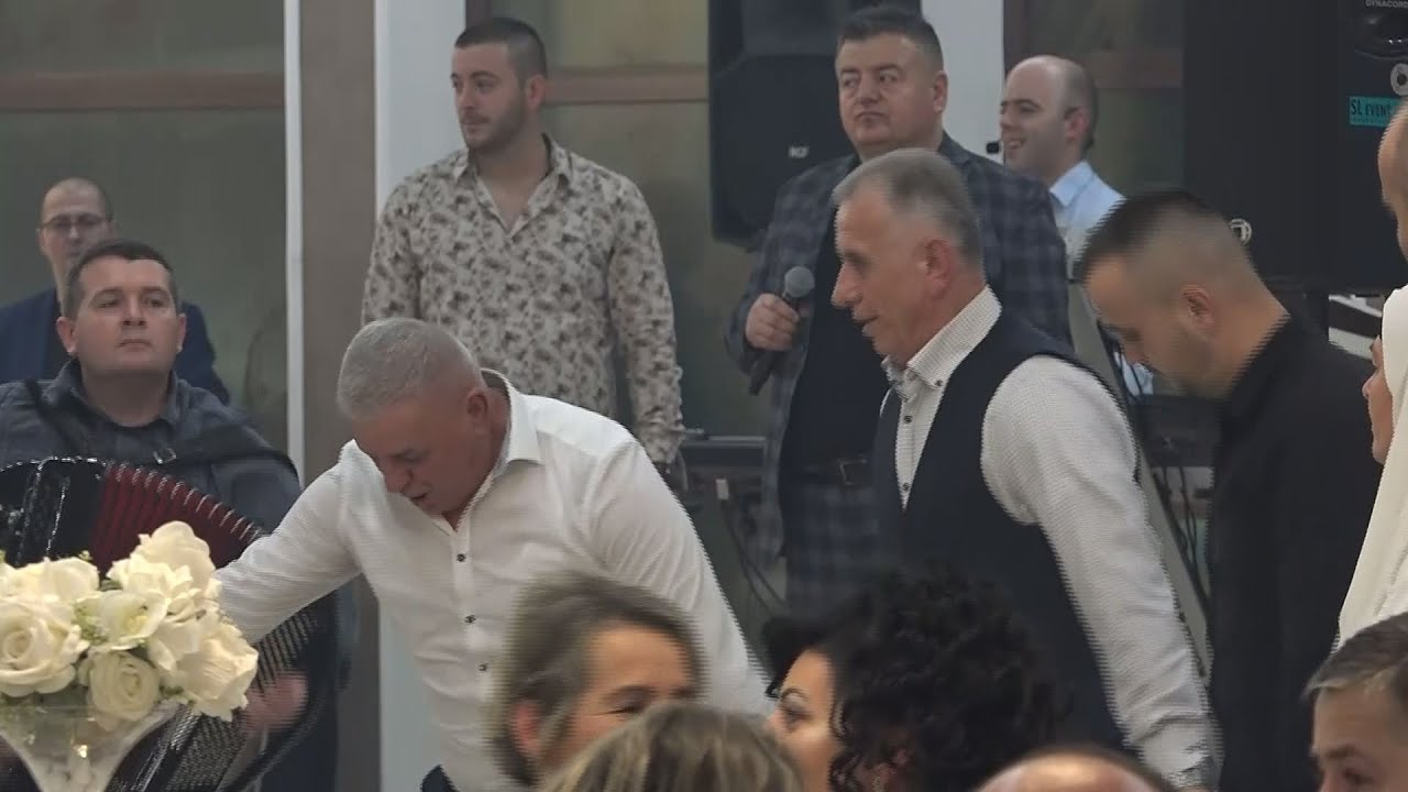 Rijetko kolo - Emrovic Raj - YouTube