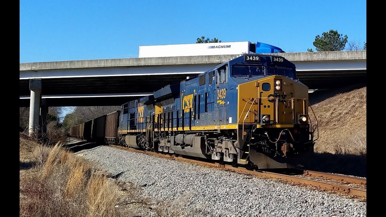 CSX N319-21 rumbles out of Columbia w/ ET44AH 3439 leading - YouTube