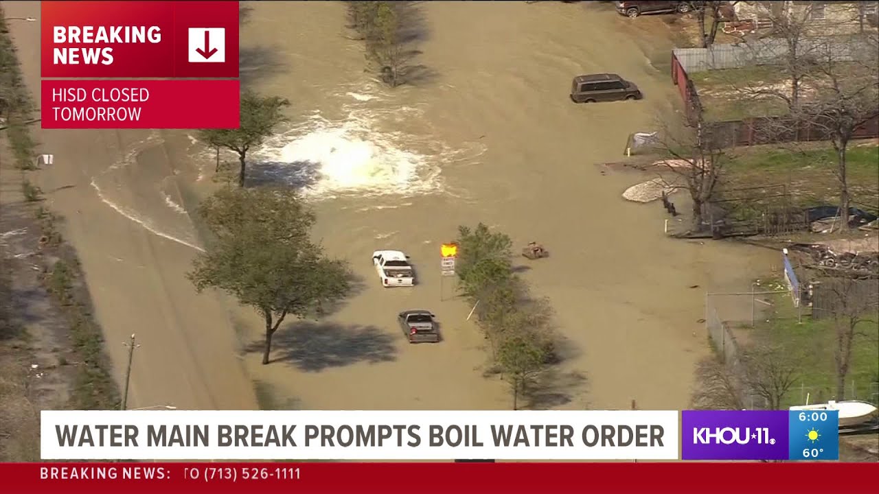 Full coverage of water main break in east Houston - YouTube