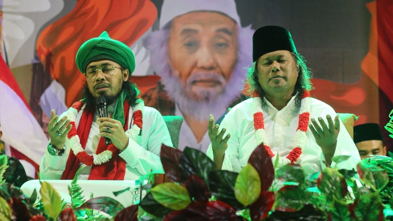 DUET GUS MUWAFIK DAN SAYYID SEIF ALWI.. - YouTube