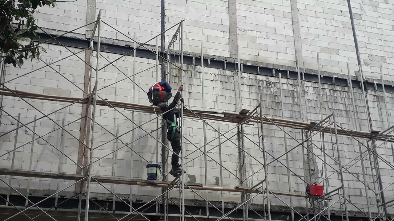 Proses pemasangan Scafolding di tempat yg tinggi - YouTube