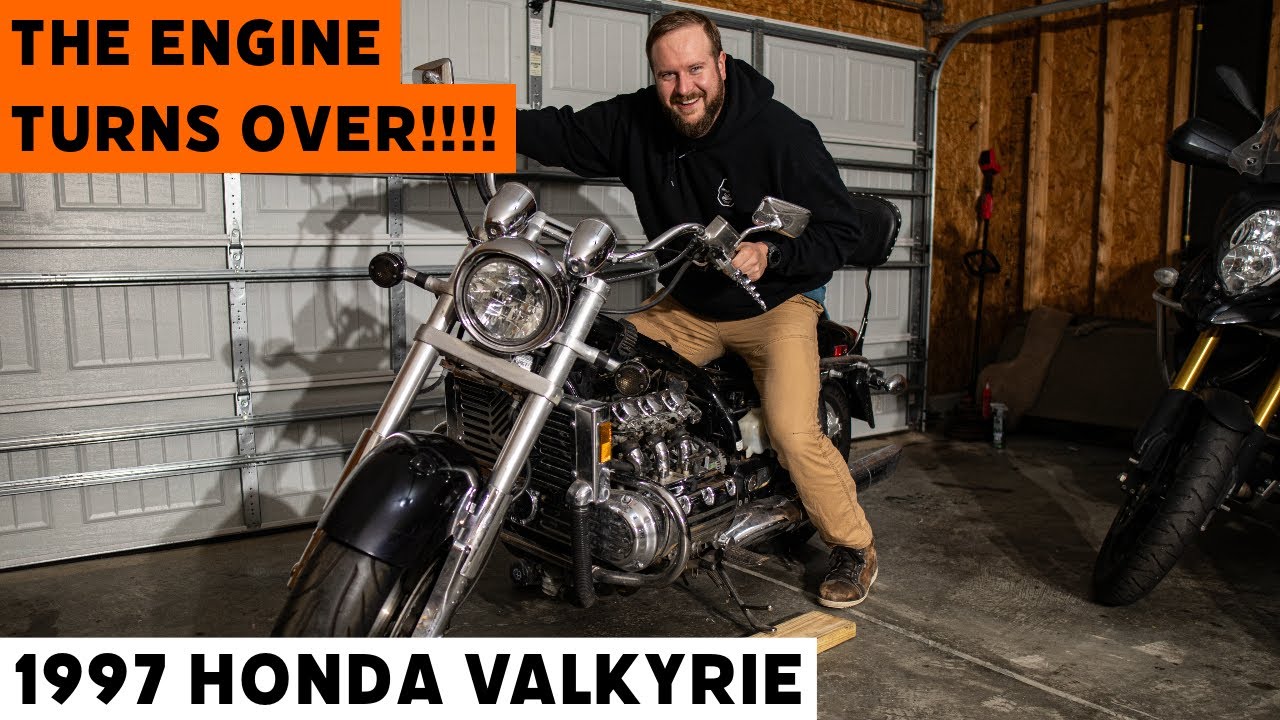 The Engine TURNS OVER!!! 1997 Honda Valkyrie - YouTube
