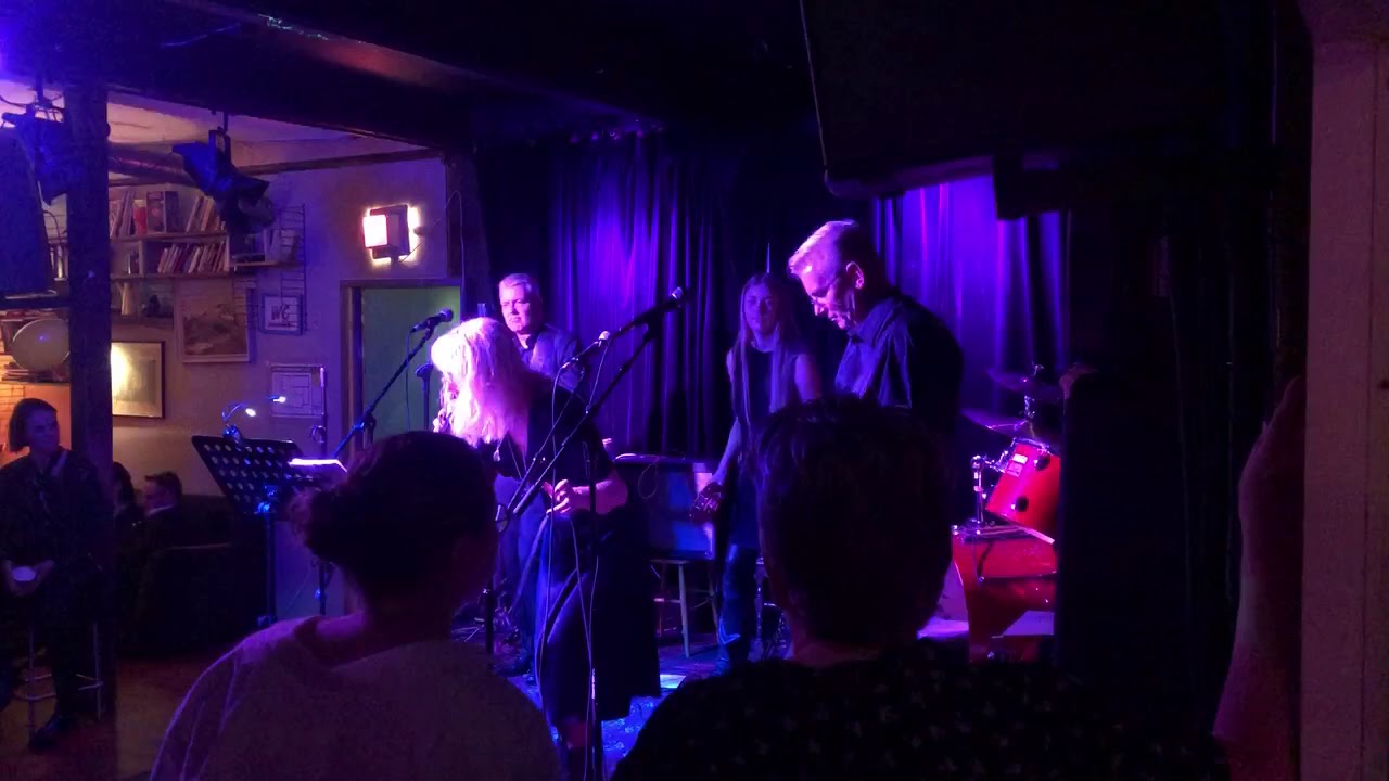 InBreeders - Deathtrip to Tulsa - Melodybox Jan 18 2020 - YouTube