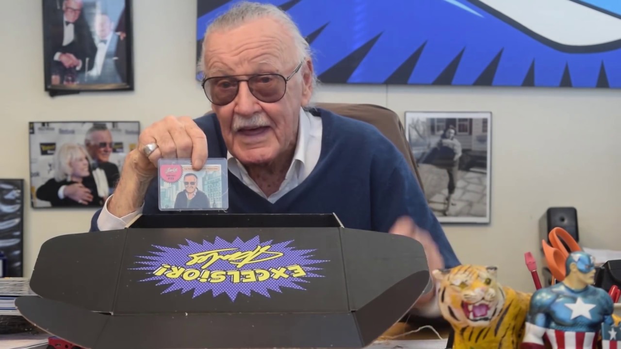 Stan Lee Unboxing His Own Collectibles Subscription Box - YouTube